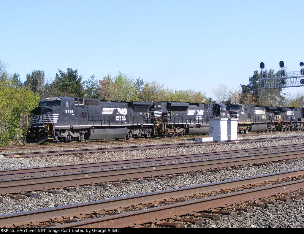 NS 8391 leads a beautiful powermove with 8 units...